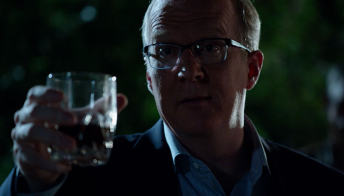 次に移る際のフレーズ「On That Note」の意味とは？